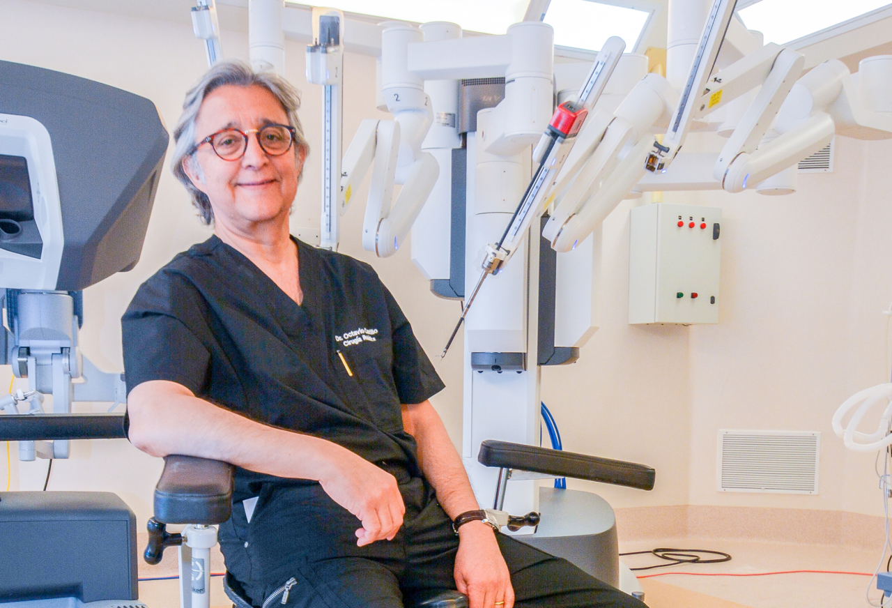 Doctor Octavio Castillo recibe distinción como Maestro Chileno de Urología